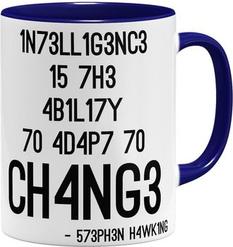 OM3 Hawking Quote Kaffee-Tasse mit Spruch - Intelligence is The Ability to Adapt to Change - Keramik Becher - 325ml - Beidseitig Bedruckt - Dunkelblau