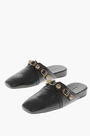 Balenciaga Mules aus geh&auml;mmertem Lack COSY mit Nieten Gr&ouml;&szlig;e 37,5