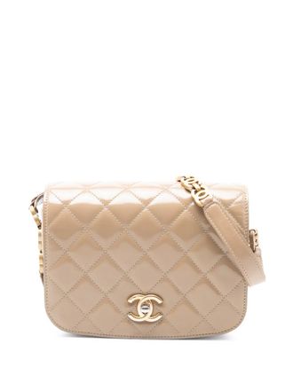 Chanel mini sac &agrave; bandouli&egrave;re My Sweet CC Flap en cuir de veau &agrave; fini brillant (2021-2025) - Marron