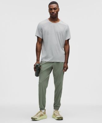 lululemon Pace Breaker Jogginghose f&uuml;r M&auml;nner - Gr&ouml;&szlig;e XL in Willow Leaf