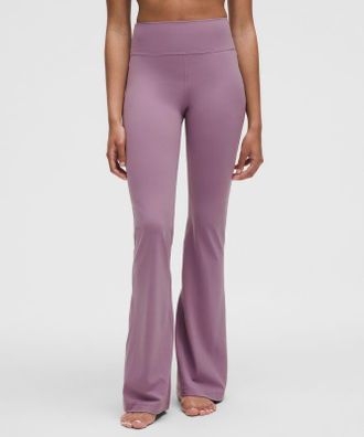 lululemon Groove Hose mit ausgestelltem Bein und hohem Bund aus Nulu Kurz f&uuml;r Frauen - Gr&ouml;&szlig;e 10 in Lavender Lux