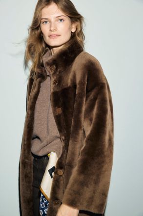 Gerard Darel Manteau en peau lain&eacute;e &agrave; col montant - FAY