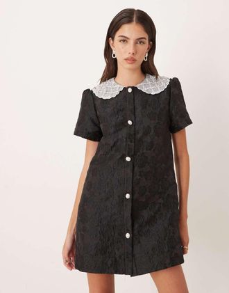 Sister Jane Sister Jane - Dream - Robe courte en jacquard &agrave; col en dentelle - Noir