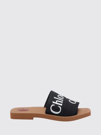Chlo&eacute; Sandales plates Woody en toile avec logo imprim&eacute; et bout carr&eacute;