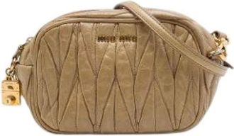 Miu Miu Sac bandouli&egrave;re en cuir pliss&eacute; Pre-owned - Femme - Pre-owned - Beige - Taille: ONE Size