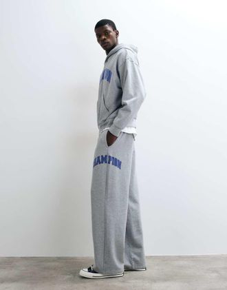 Champion Future Memories Oversize-Jogginghose mit offenem Beinabschluss in Grau