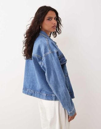 Pieces Jeansjacke aus mittelblauem Denim