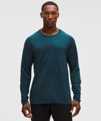 lululemon Metal Vent Tech Langarmshirt e Passform f&uuml;r M&auml;nner - Gr&ouml;&szlig;e XL in Indochine Blue