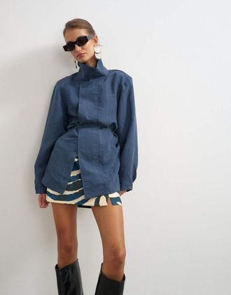 Topshop top &agrave; col chemin&eacute;e avec lien, bleu marine &agrave; rayures ton sur ton