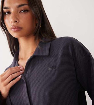KAIIA chemise de d&eacute;tente oversize &agrave; manches ultra douces en rayures bleu marine et noires, ensemble coordonn&eacute;-Multi