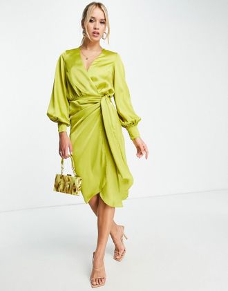 Never Fully Dressed Robe portefeuille mi-longue en satin - Vert olive
