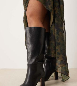 Asos Curve - Carly - Kniehohe Schlupfstiefel in Schwarz mit Blocksatz