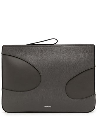 Ferragamo pochette dordinateur en cuir &agrave; d&eacute;coupes - Gris