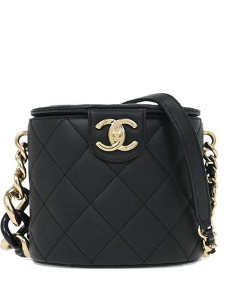 Chanel sac port&eacute; &eacute;paule matelass&eacute; (2019) - Noir