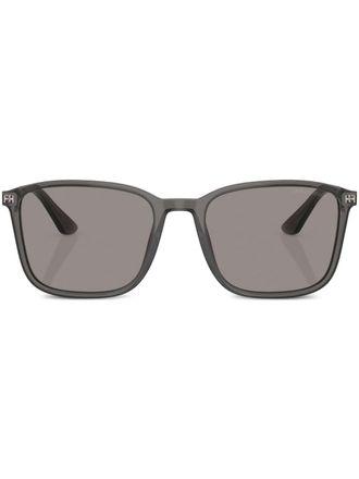 Giorgio Armani lunettes de soleil carr&eacute;es &agrave; logo imprim&eacute; - Gris