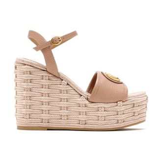 Valentino Garavani Vlogo Signature Wedge Sandale aus genarbtem Kalbsleder 120mm - - Shoes - Damen - Beige - 41 EU