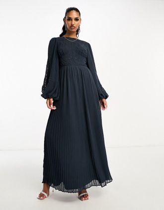 Asos Robe longue plissée à broderie anglaise ajourée - Bleu ardoise