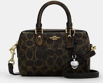 Coach Rowan Mini-Umh&auml;ngetasche Aus Loved-Signature-Canvas Mit Anh&auml;ngern