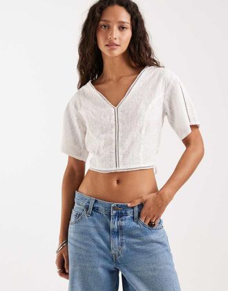 Lee Bluse in leuchtendem Wei&szlig; mit Schn&uuml;rung hinten