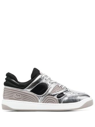 Gucci Basket Sneakers aus metallischem Leder - Grau