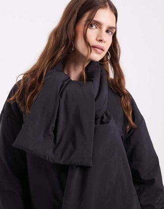 Object veste matelass&eacute;e &agrave; boutons sur le devant avec d&eacute;tail &eacute;charpe en noir