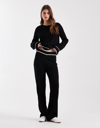 Vero Moda Strickhose in Schwarz mit kontrastierender Paspelierung in Cremewei&szlig;, Kombiteil
