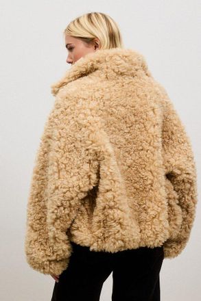 Next Fellimitatjacke Mantel aus lockigem Kunstfell, Kurzgr&ouml;&szlig;e (1-St)