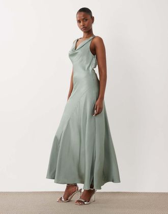 Vila Satin-Maxikleid in Green Milieu mit Wasserfallausschnitt und Neckholder-Gr&uuml;n