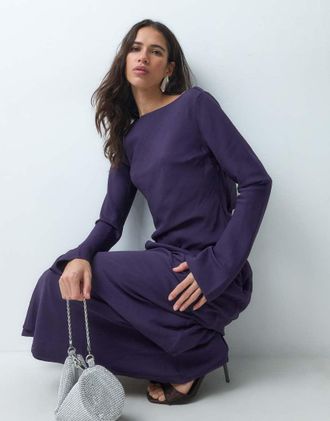 Asos Chiffon-Maxikleid mit Wasserfallausschnitt und R&uuml;ckendetail in Johannisbeerrot-Lila