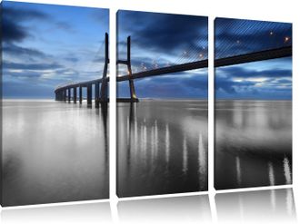 Pixxprint beeindruckende Ponte Vasco da Gama Br&uuml;cke B&Wauf, Leinwandbild 3 Teilig, Gesamtma&szlig;: 120x80cm, Wandbild, Dekoration, fertig gespannt, Kein Poster