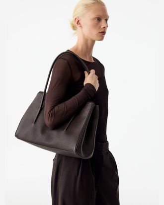 Arket Schultertasche Aus Leder Mit Umschlagklappe -Braun