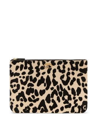 Valentino Garavani VLogo Clutch mit Leoparden-Print - Nude