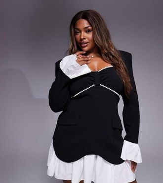 Asos Curve - Robe courte structur&eacute;e &agrave; manches longues orn&eacute;e de perles avec jupe pliss&eacute;e - Noir