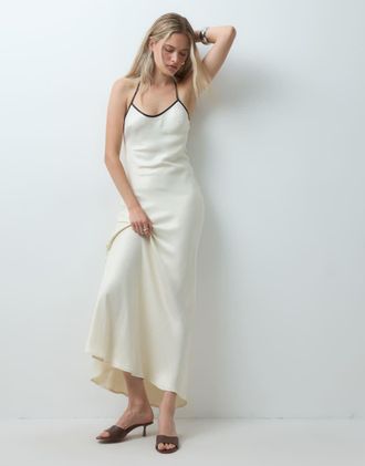 Asos Satin-Cami-Halter-Maxikleid mit ausgestelltem Saum in Elfenbein-Multi