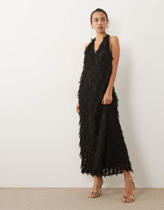 Asos Robe longue textur&eacute;e &agrave; franges avec dos nu plongeant et dos nu-Noir
