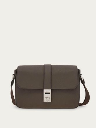 Ferragamo Herren Kuriertasche mit Hug Schnalle Grau