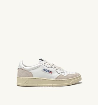 Autry BASKETS MEDALIST LOW EN CUIR BLANC ET DAIM BEIGE