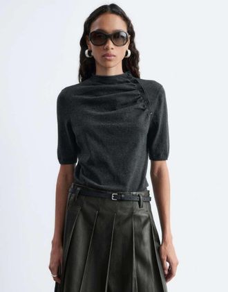& Other Stories top en maille 100 % coton &agrave; manches courtes avec boutons asym&eacute;triques gris