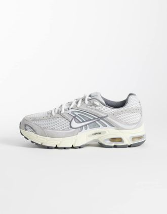 Nike Air Max Moto 2K - Sneaker in Grau und Wei&szlig;