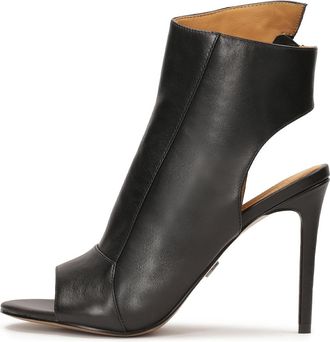 Kazar Pumps