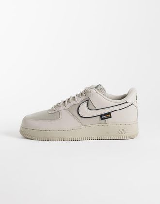 Nike Air Force 1 07 LV8 Cordura Sneaker in Hellgrau und Schwarz