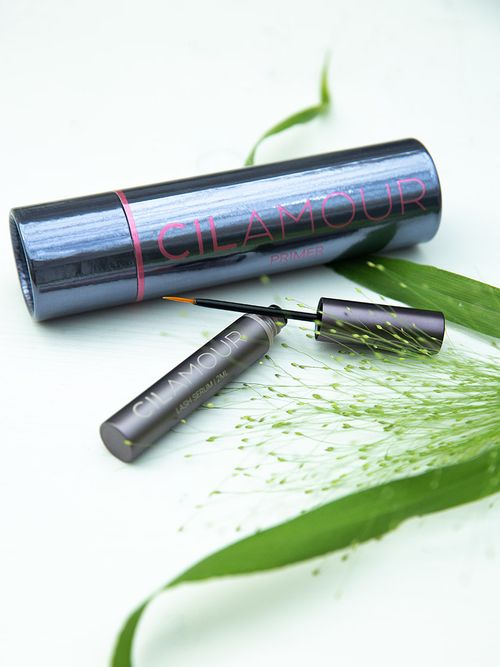 Lange, voluminöse Wimpern? Von Wimpernverlängerung bis Wimpernserum: Wir haben die Tipps und Tricks, wie ihr euer Wimpernwachstum anregen könnt.