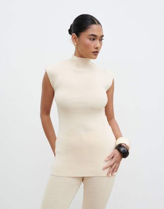 Pretty Lavish Top densemble sans manches en maille &agrave; col montant - Cr&egrave;me-Blanc