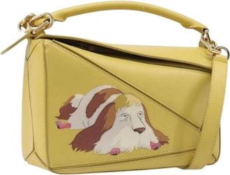 Loewe Sac port&eacute; &eacute;paule Pre-owned - Femme - Pre-owned - Jaune - Taille: ONE Size