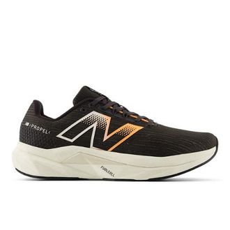 New Balance Homme FuelCell Propel v5 en Noir/Orange, Synth&eacute;tique, Taille 40.5
