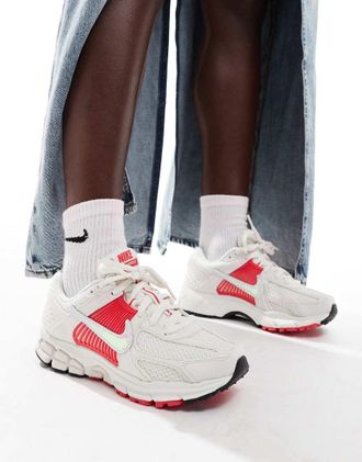 Nike Zoom Vomero 5 - Sneaker in Rot-Wei&szlig;