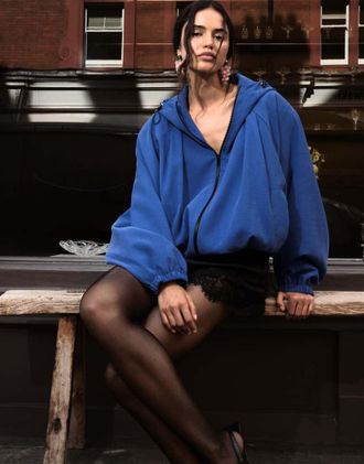 Asos bomber de sport zipp&eacute; &agrave; capuche en modal bleu