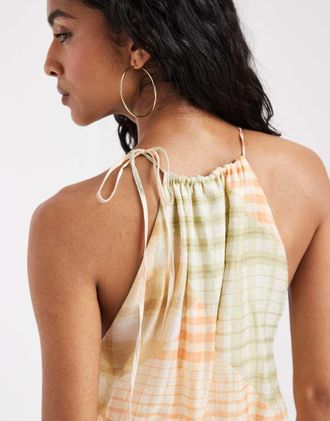 Asos Robe dos nu longue en mousseline &agrave; carreaux avec taille bouffante-multicolore