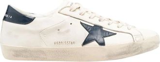 Golden Goose Low-Top Sneaker - Distressed Low-Top Sneakers With Black Star Logo - Gr. 45 (EU) - in Wei&szlig; - f&uuml;r Damen