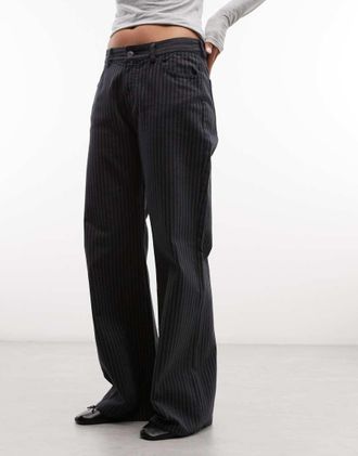 Weekday leicht ausgestellte Hose mit schwarzen Streifen